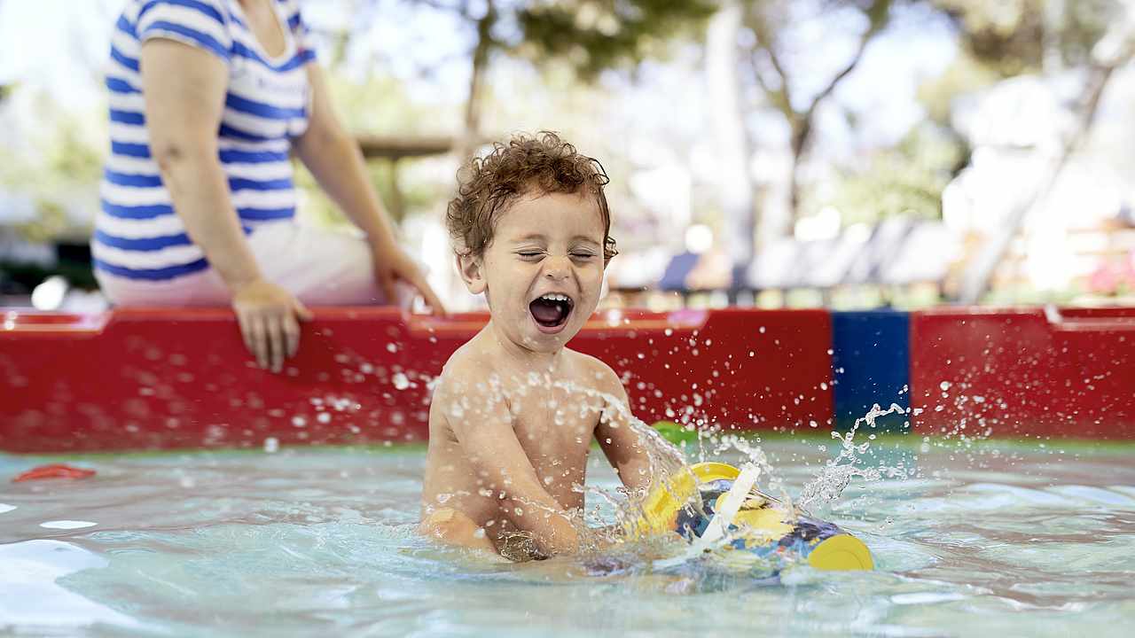 ROBY BABY: Babybetreuung im Urlaub von 0 - 2 Jahren - Robinson.com
